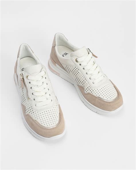 Кроссовки из натуральной кожи и замши с анатомической съемной стелькой ...