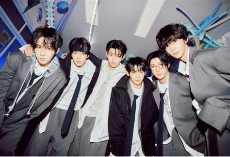 투어스 데뷔 후 첫 팬미팅…한일 동시 개최 42랑 만나요 헉스