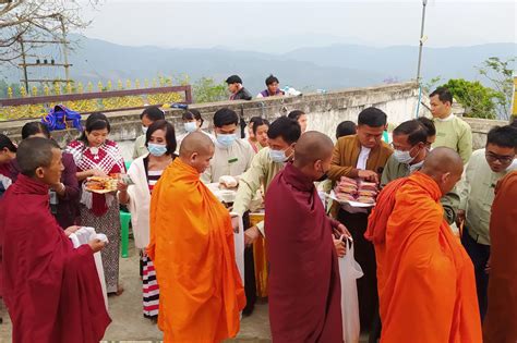 မက်မန်းမြို့၌ အသံမစဲမဟာပဌာန်းသိမ်းအောင်ပွဲနှင့် ဆွမ်းဆန်စိမ်းလောင်းလှူပ