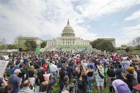 4·15美国游行抗议活动图册360百科