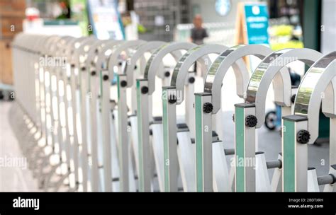 Automatic Stainless Steel Barrier Gate Or Folding Fence Temporary Gate