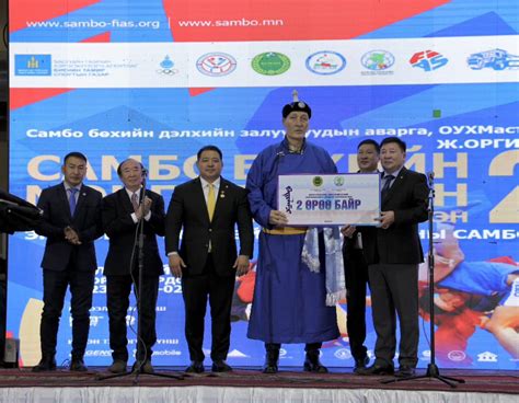 Самбо бөхийн насанд хүрэгчдийн улсын аварга шалгаруулах тэмцээний нээлт боллоо