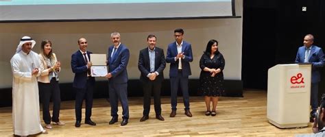Microsoft Topsales Celebratingsuccess Teameffort Etisalatsmb E