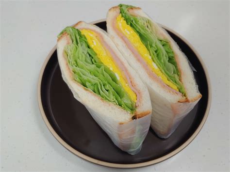 간단하게 먹을 수 있는 양상추 샌드위치 레시피