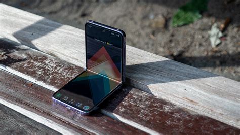 This Samsung Galaxy Z Flip 4 Ad Takes Yet Another Jab At IPhones Android Central