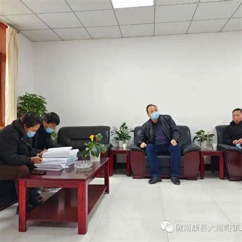 市爱卫办工作组到大南峪镇开展省市级卫生村创建验收工作乡村比武检查