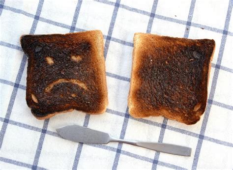 Pan Tostado Quemado Fotos De Stock Imágenes De Pan Tostado Quemado Sin