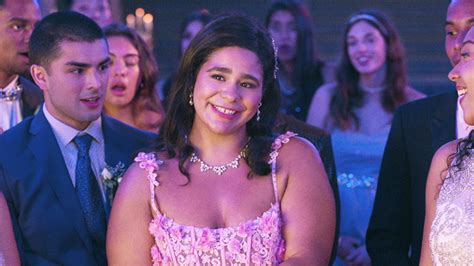 ‘on My Block Star On Why Jasmine And Ruby Are Endgame New Interview Hollywood Life