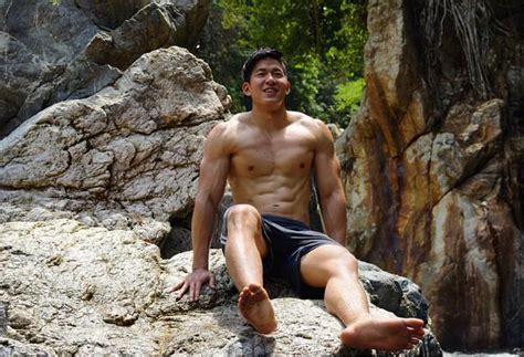 肌肉型男：不是衣襯人，而是肉襯衣 每日頭條