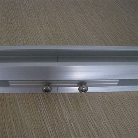 ชุดเชื่อมต่อรถไฟอะลูมิเนียมคุณภาพสูงสำหรับรางรถไฟแสงอาทิตย์แผงโซลาร์เซลล์ผู้ผลิตชิ้นส่วนและผู้