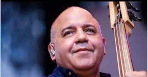 Murió Carlos Formell Bajista Del Grupo Cubano Los Van Van Tras Sufrir