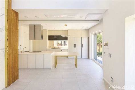 하우징and뉴스 멀리 바다의 풍경을 아름답게 담아내는 모던한 집 배곧신도시 오션뷰하우스