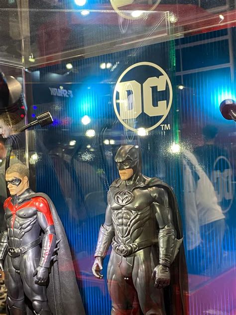 Hot Toys Batman And Robin Batman And Robin Collectible Figures Page 5