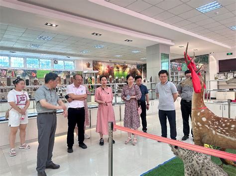 中国兽医药品监察所顾进华处长一行5人来馆参观（图片新闻） 陕西中医药博物馆