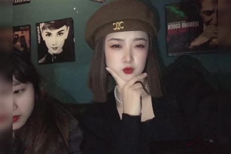 偶尔跟朋友小酌一杯朋友