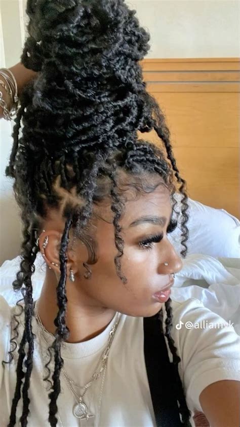 𝐏𝐑𝐄𝐓𝐓𝐘𝐁𝐋𝐔𝐍𝐓𝐙 Hair Styles Natural Hair Styles Protective Hairstyles
