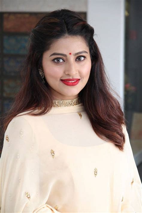 Tollywood Actress Sneha Hot Stills Closeup Stills Hot Face Indian