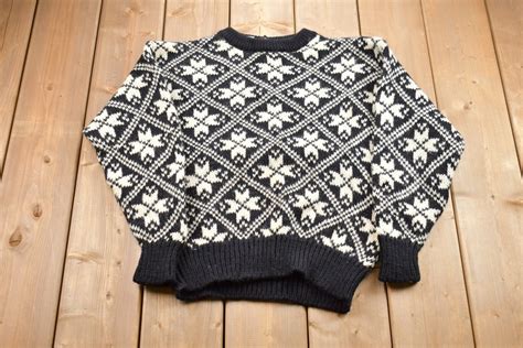 Vintage 1990s Eskimo All Over Print Knitted Sweater Vintage 90s