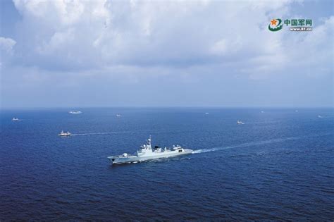 中国海军第45批护航编队实战化训练影像