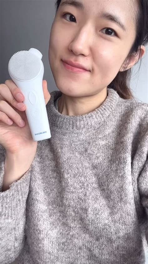 유하 협찬 민감성 피부라 진정 및 수분 공급에 초점을 맞춘 수분 크림을 사용해요 무신사 뷰티 1위를 차지한 셀인샷