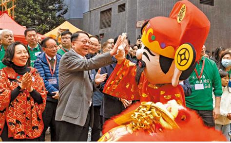 中西區日夜都繽紛開鑼 商戶：人流暢旺 陳國基望市民食玩買盡18區 Am730