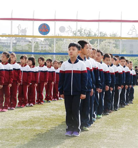 活力、健康、向上—北京市西城区宏庙小学春季运动会 优校服 校服，校服定制，校服设计，北京四中校服定制，人大附中校服定制，北大附中校服定制 名校校服定制，优卡校服 优卡科技