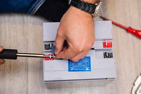 DIY APC Smart UPS 1500 Battery Replacement Hot Swap Not Sealed