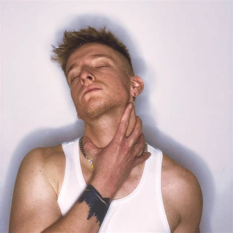 Spevák Benco Halucinuje Úprimná Spoveď O Jeho Pocitoch Gregi Net