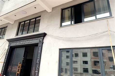 他们在新城区忙着建新家