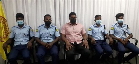 කොළඹ නගර සභාවේත් එල් ටී ටී ඊ නිල ඇඳුම් Yukthiya