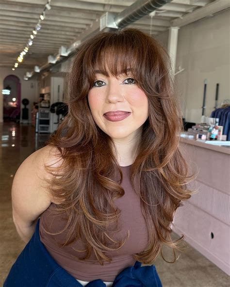 10 Fun And Chic Wispy Bangs Ideas To Flatter Your Round Face