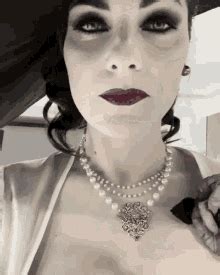 Lady Dimitrescu Gif Lady Dimitrescu Discover Share Gifs