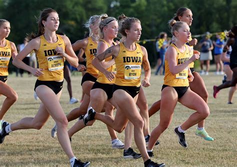 Photos Iowa Cross Country Hawkeye Invite University Of Iowa Athletics