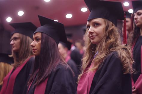 УНСС Дипломи получиха абсолвентите от специалностите Маркетинг и Прогнозиране и планиране