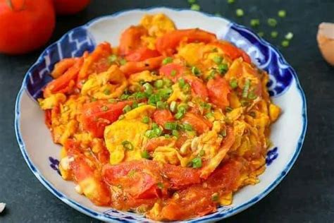 Гоё Өндөг улаан лоольтой хуурга Орц Улаан лооль 300 гр Өндөг 3ш