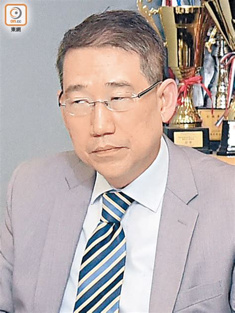 政情：東區民政專員甩轆 累會議緊急煞停 東方日報