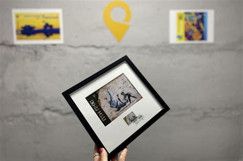 «Укрпошта випустила благодійну рамку «ПТН ПНХ Україна інфо