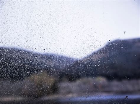 Efeito De Chuva No Fundo Da Natureza Foto Grátis