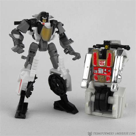Combiner Wars Groove Transformers Universe