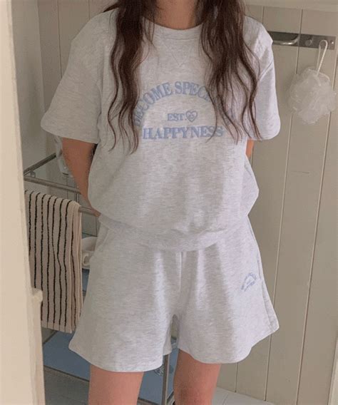 해피니스 반팔 맨투맨 반바지 세트 쭈리 트레이닝 셋업 에이블리