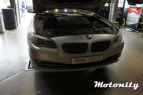 포르쉐 카이엔 엔진오일교환 에어컨 응축수누수 실내누수 에어컨냄새 Bmw미니 헤드커버가스켓 엔진오일교환 Bmw F10 5시리즈 브레이크디스크패드교환 작업 대전수입차