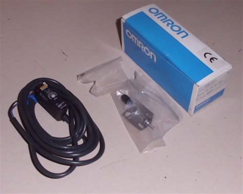 Retro Reflective Photoelectric Sensor From Omron E3s Ad12 9155 In Wiefelstede Lower Saxony
