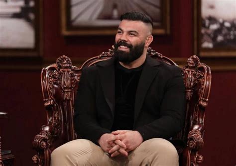 ببینید طعنه سنگین امیر علی‌اکبری روی آنتن زنده به درآمدهای نجومی