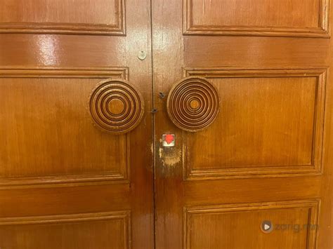 УИХ ын гишүүн Д Ганбатын өрөөг лацаджээ