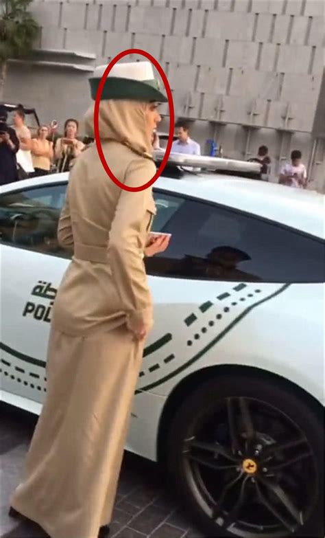 法拉利警车迪拜街头成焦点 过减速带成笑话 金辉警用装备采购网