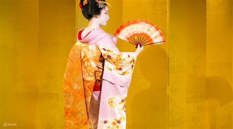 Maiko Dance Performance Kaiseki Cuisine Dinner And Autumn Leaves
