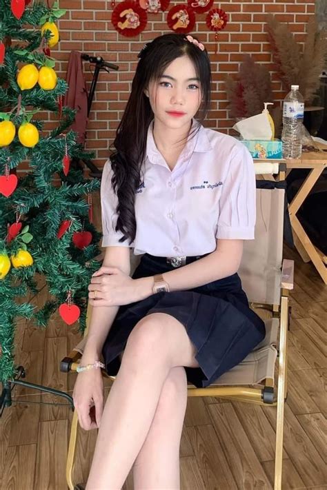 ปักพินโดย Kopman ใน สาวมหาลัย ชุดเซ็กซี่ แฟชั่นสาวหวาน ชุด