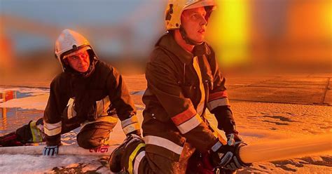 На Київщині пожежа через ворожу атаку опубліковано фото наслідків Цензор НЕТ