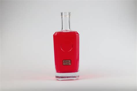 700ml Square Glass Bottles Wholesale Liquor Glass Bottle Whiskey Glass Bottle With Cork Liquor