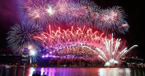 ชมบรรยากาศ ฉลองเทศกาลปีใหม่ 2017 จากทั่วโลก จุดพลุยิ่งใหญ่อลังการ